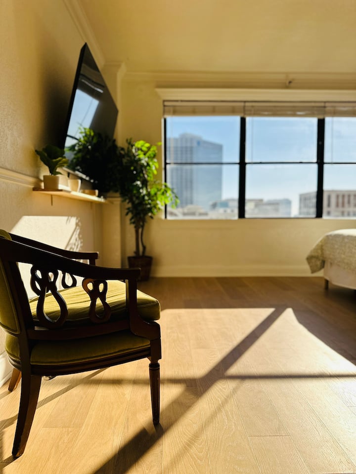 Downtown Jax Condo - Jacksonville, FL