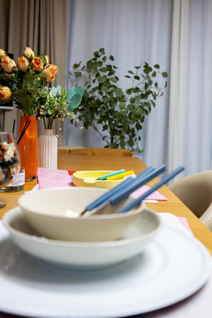 홍대•합정도보7분•
Ddp•yg사옥•광화문
•잠실시그니엘타워 이태원•한강•망원시장
9인+ - Seoul