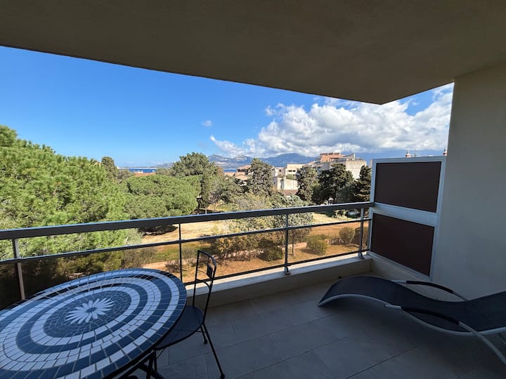 Studio Lumineux - Mer Et Centre Ville à Pied. - Calvi