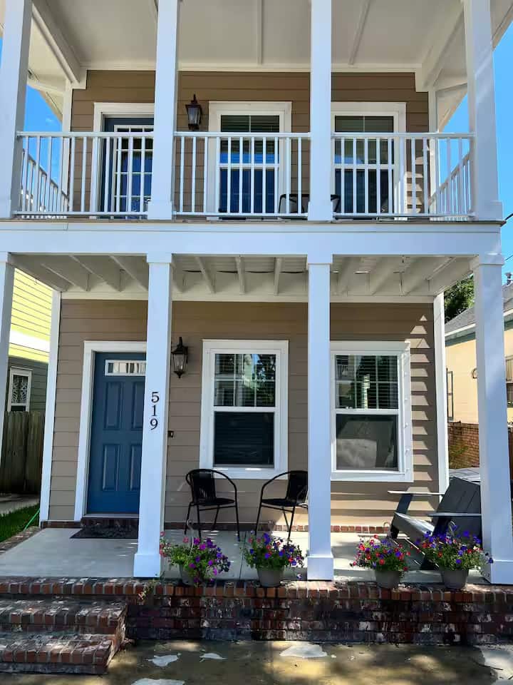 Walk Downtown Short Drive To Beach - Pensacola, FL