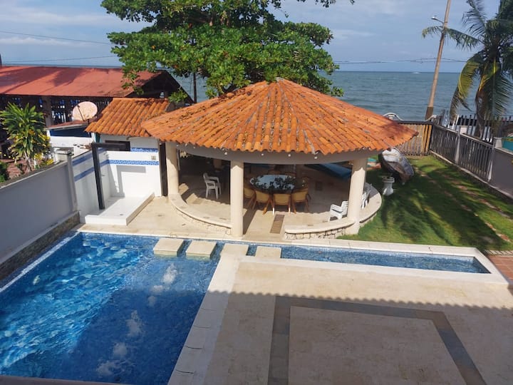 Casa De Playa Privada En Coveñas: Piscina Y Playa - Covenas