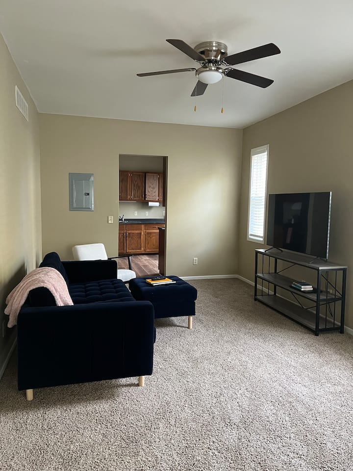 New Listing Spacious 4 Bdrm Uw Health Campus - Middleton, WI