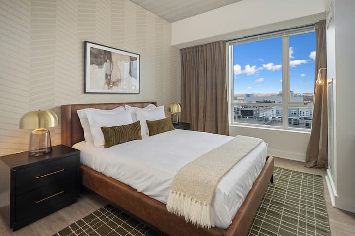 Lux 2br In Assembly Square | Pool & Fitness Center - Boston, MA