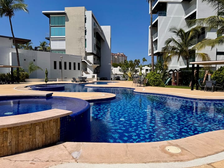 Depa Con Alberca, Jacuzzi Y Playa A Minutos A Pie - Mazatlán