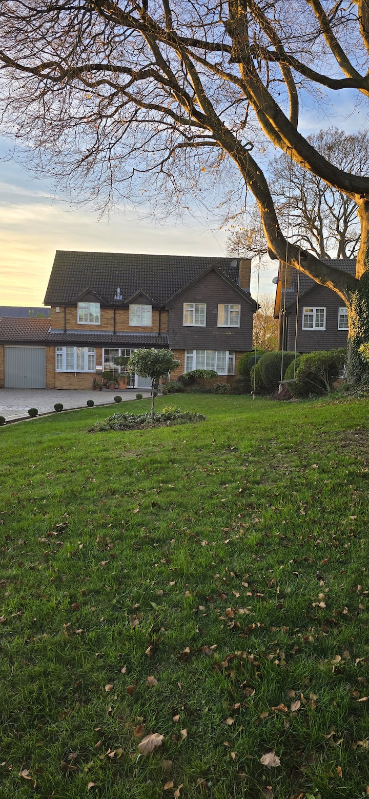 Spacious 4 Bed Home In Charming Village Location. - Wellingborough