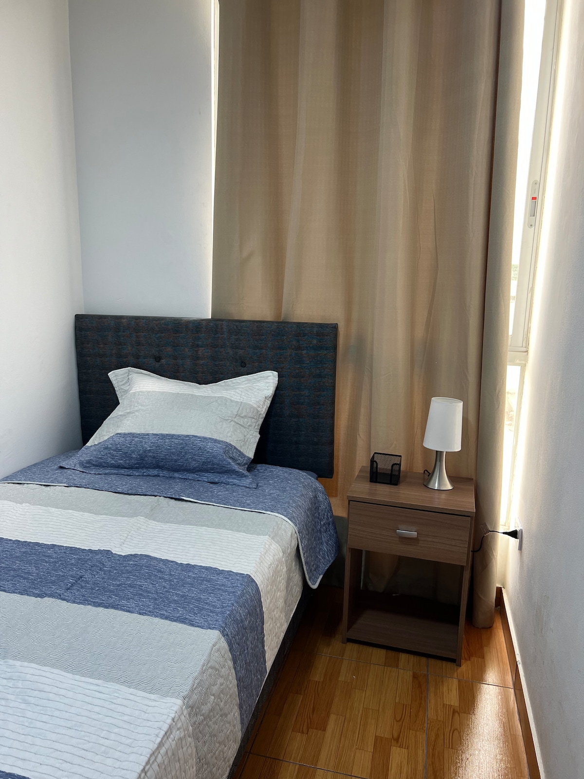 Oceanfront apartment + pool and close to the airport - Flats for Rent ...