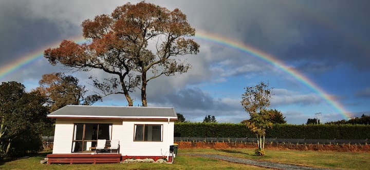 One Bedroom Self Contained Cozy Cottage. - Edgecumbe