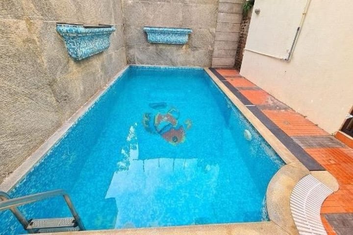 Couple Friendly Private House With Swimming Pool - Chennai