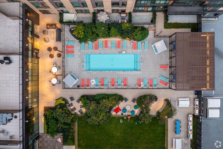 Stylish 1br In Assembly Square | Pool, Gym & Views - Boston, MA