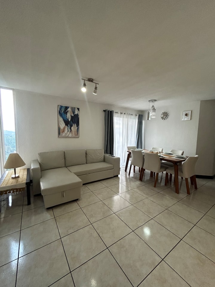 Tranquilidad, Vistas Y Buena Ubicación En Zona 17 - Guatemala