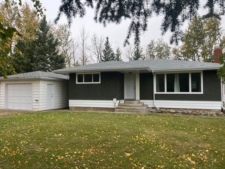 The Old Bridge Hideaway - Nipawin