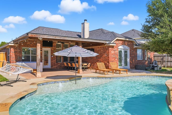 Family 5br Pool House W Game Room - Lancaster, TX