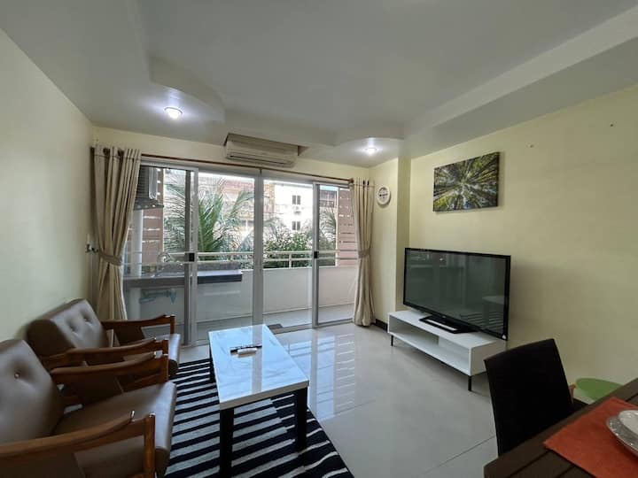 Affordable 2 Br Apartment For 4 In Town - Phuket