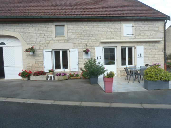 Nous Proposons Une Chambre Avec 1 Grand Lit - Château-Chalon
