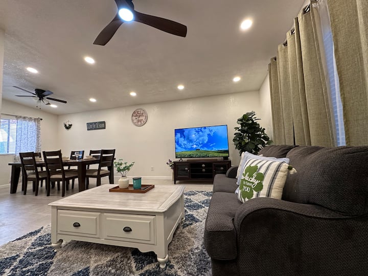 Cozy 4br/2ba Home • Bbq Grill & Inviting Backyard - Hereford, AZ