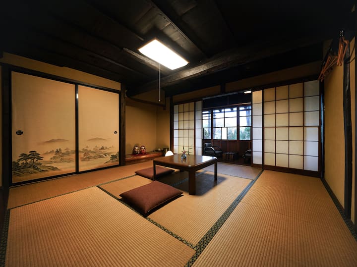 長野駅から車で20分、築150年の古民家（雪灯６名個室） - Nagano