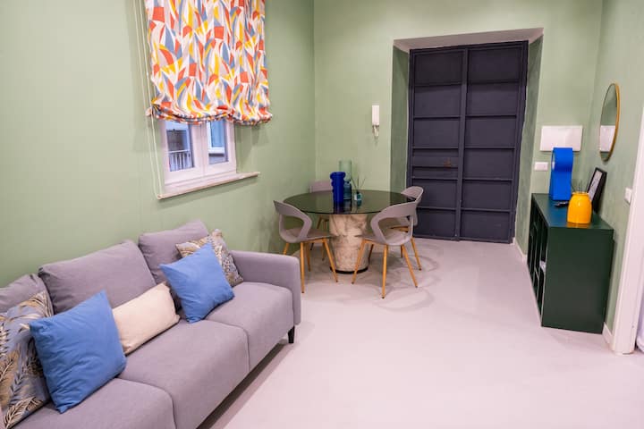 A Jump In Montesanto - Naples