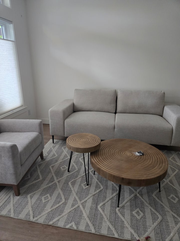 Executive Condo 90 Day Min - Vernon