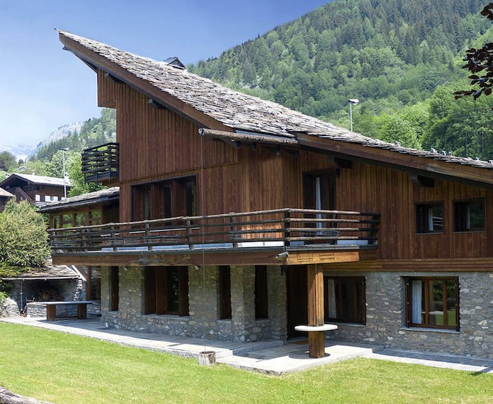 Imponente Villa Con Cinque Camere Da Letto - Courmayeur