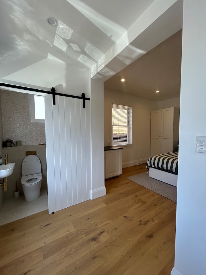 Self-contained Studio In Clovelly Residence - Randwick