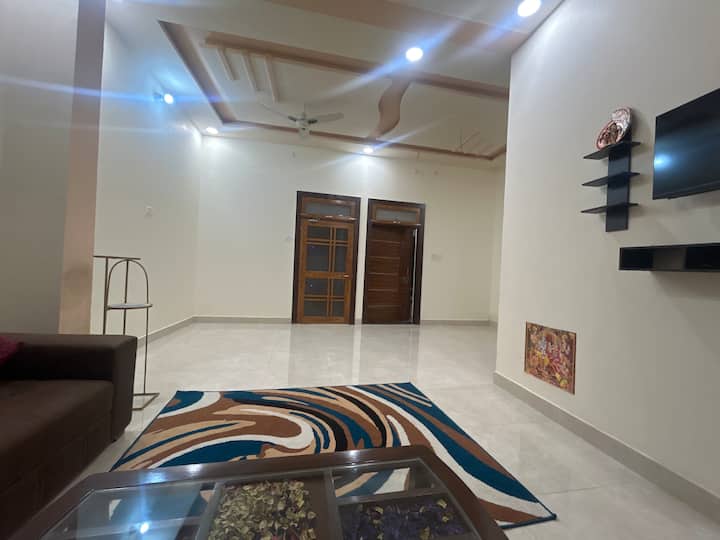 Krishna Kunj – Peaceful Central Mathura Stay - Mathura