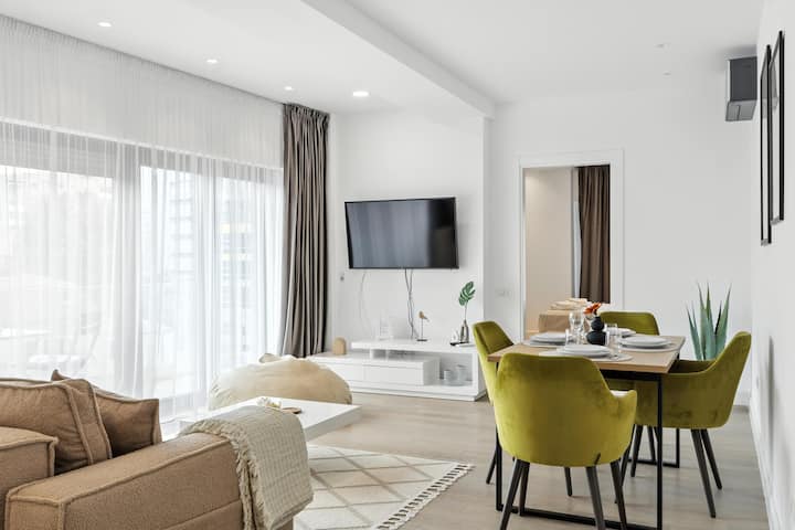 Bloom & Velvet I | Stay For 8 - 16 Guests - Boekarest