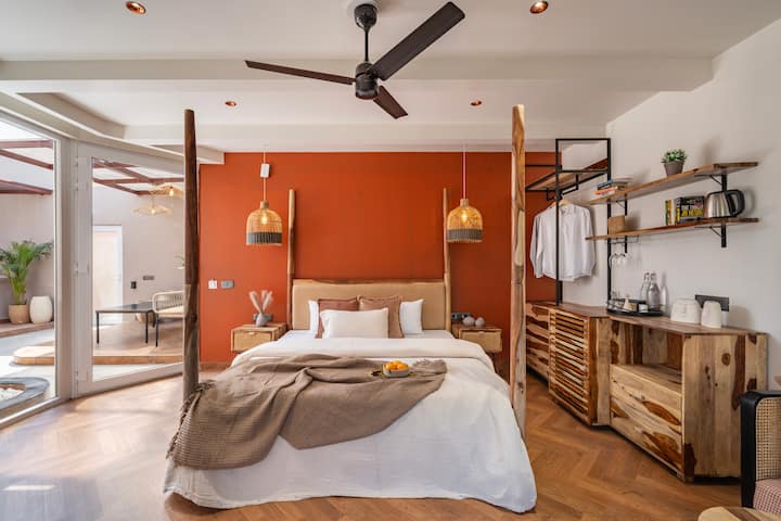 The Unplugged•private Jacuzzi | Outdoor Party Area - Gurugram