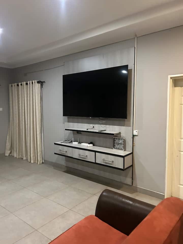 Modern Apartment In Aerodrome Victoria Falls - Victoria Falls