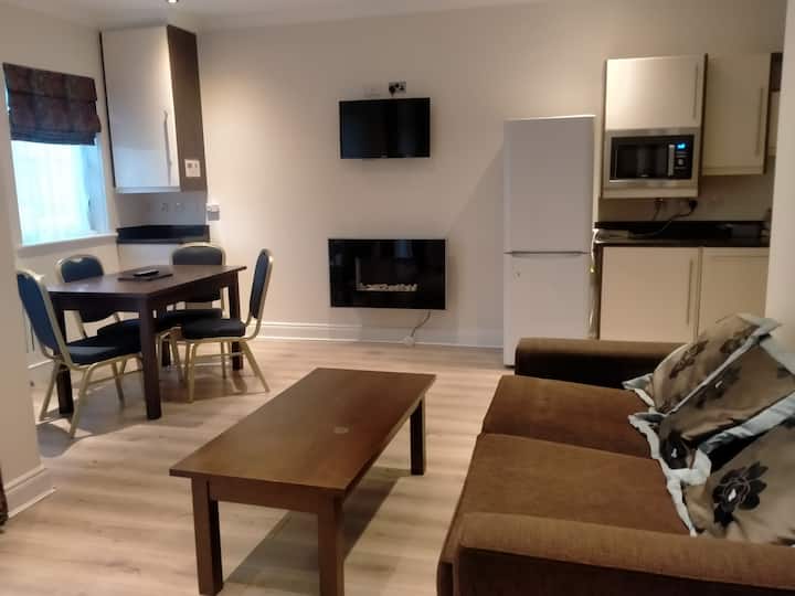 Cas - Ke17 Moyvalley 2br Apt Sleeps 4 - County Meath