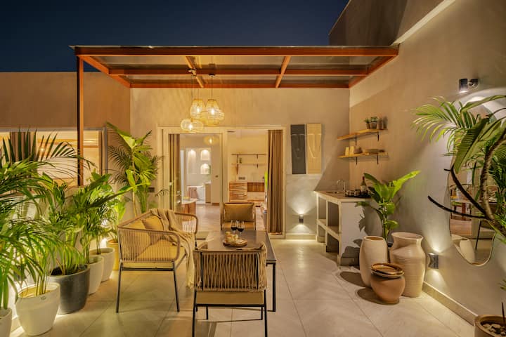 The Moonlit • Bathtub Bliss & Outdoor Party Area - Delhi, India