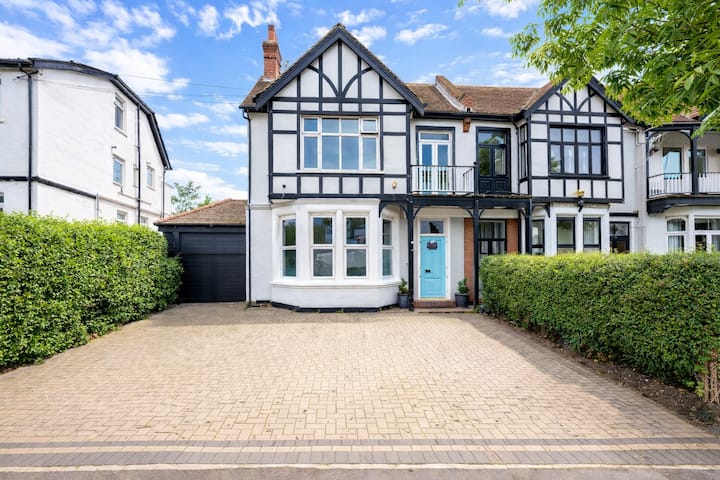 10% Off |7 Nights |Family Lsleep 9 |Parking |Wifi - Southend-on-Sea