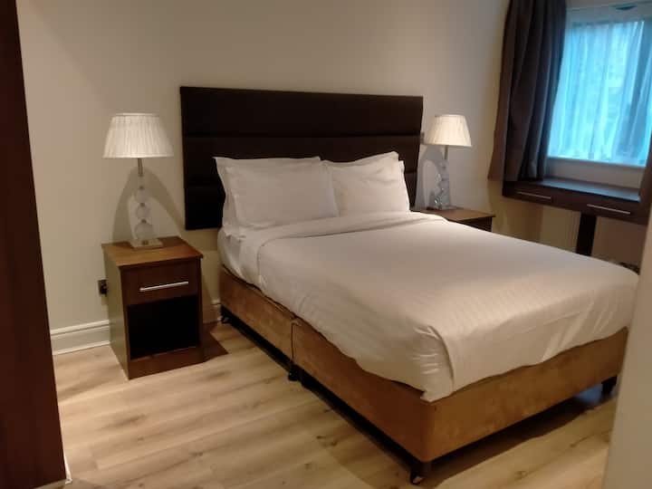 Cas - Ke19 Moyvalley 2br Apt Sleeps 4 - County Meath