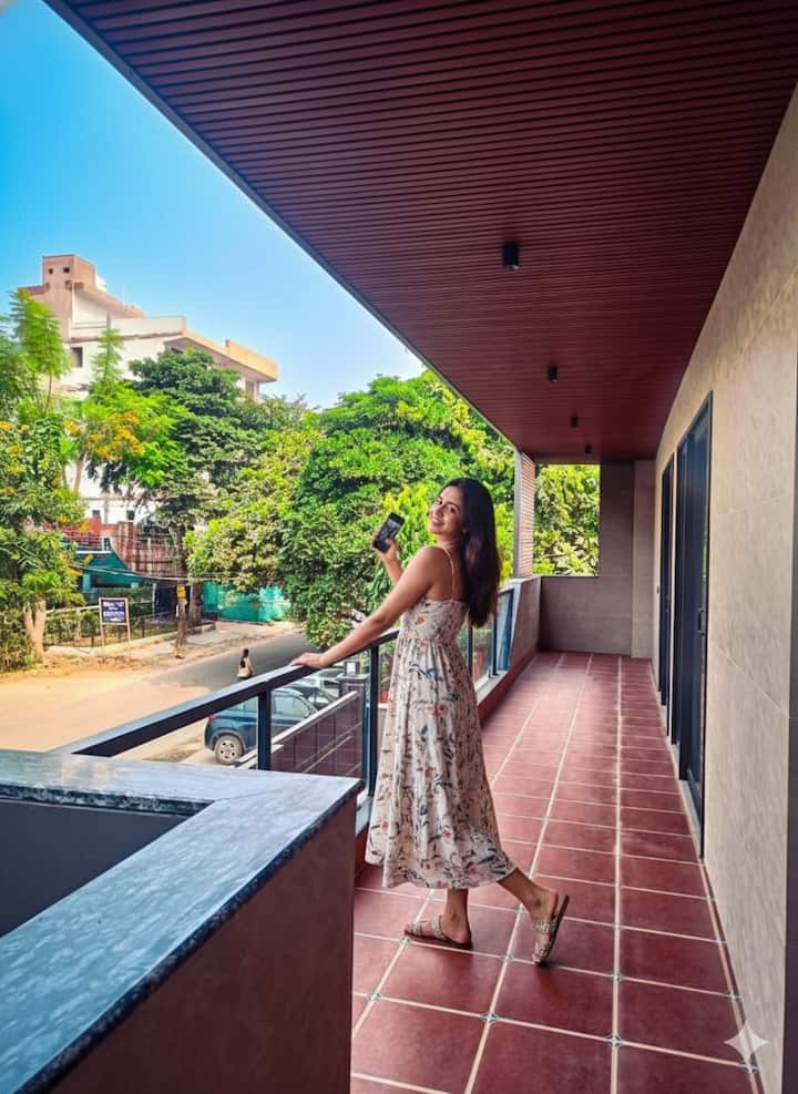 The Atrium By 8mh | Premium 3bhk Stay In Gurgaon -