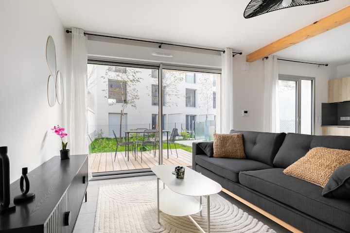 Jolie Maison Lumineuse De Style Industriel - Talence