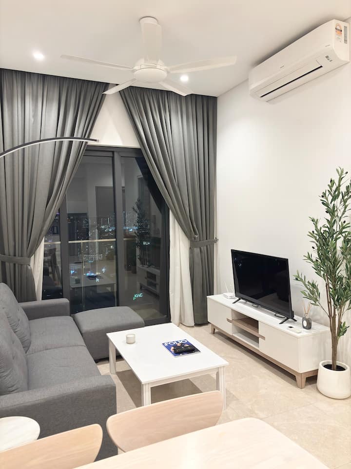 Lucentia Bbcc | One-bedroom Suite, Skyline Pool - Kuala Lumpur