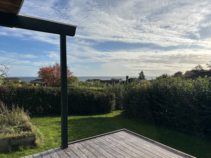 Charmerende Sommerhus Med Havudsigt - Denmark