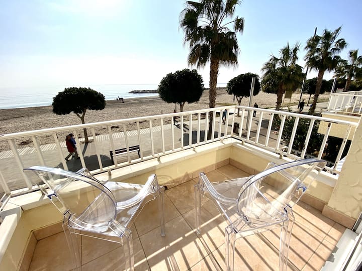 Maison Bleue De La Mer – En Bord De Mer - Cambrils