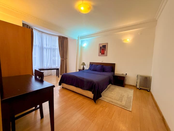 1br Contemporary Living With A Touch Is Charm - Addis Ababa