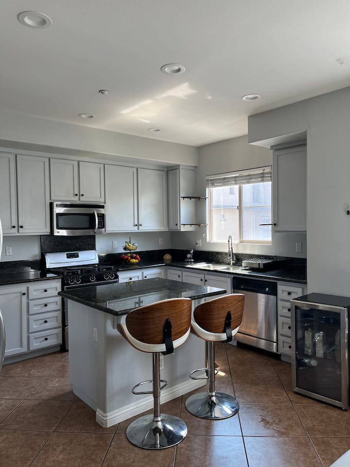 Victoria Gardens Home - Fontana