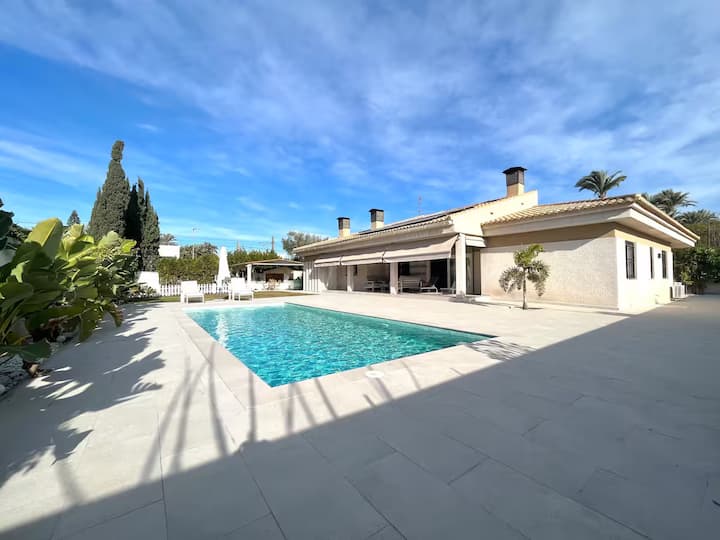Espectacular Chalet Con Piscina Cercano A La Playa - Alicante