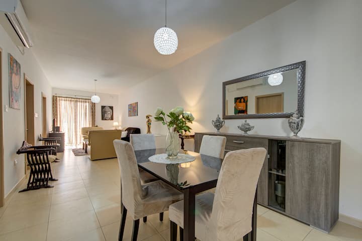 Charming Apartment In Central Swieqi - Málta