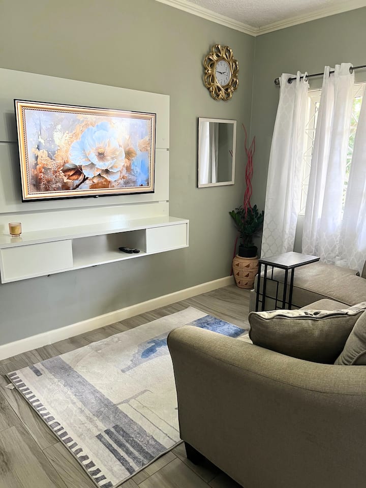 Private Kingston Retreat | Near Restaurants +Patio - Jamaica