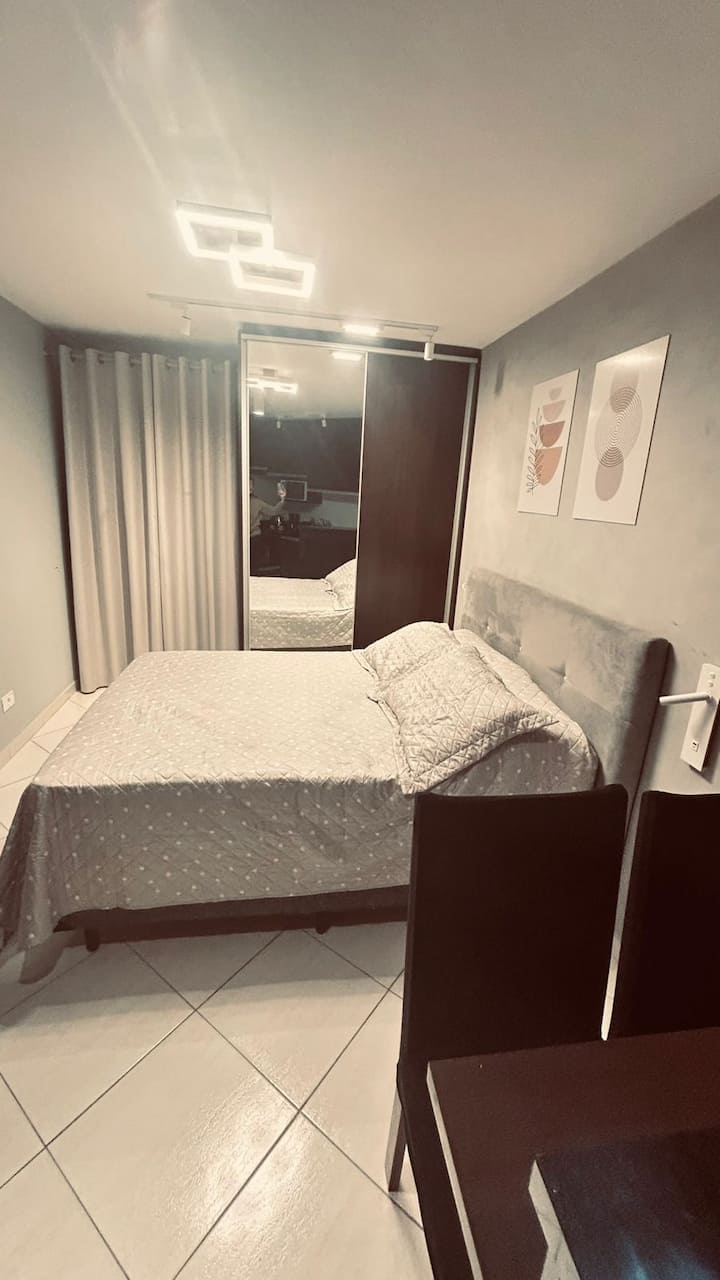 Aconchego E Tranquilidade No Centro De Curitiba. - Curitiba