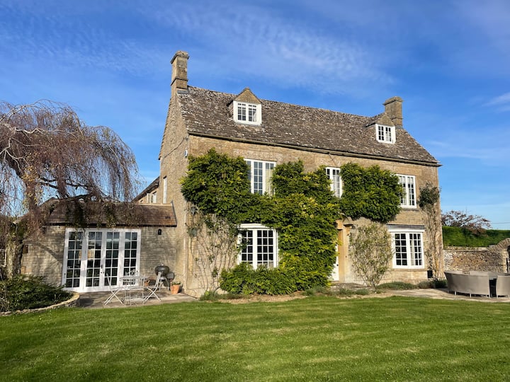 Stunning Countryside House With Pool And Hot Tub - Cirencester