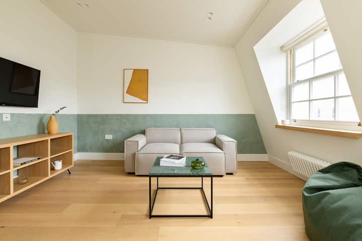Snug St James's 1br - Netflix & Nespresso - Londen
