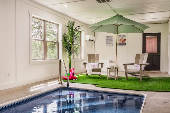 Private Heated Pool, Hot Tub, Game Room! Pets! - Pigeon Forge, TN