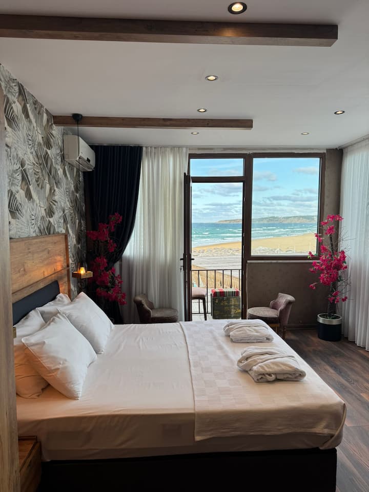 Goga Otel  Deniz Manzaralı Deluxe Oda - Kumköy / Kilyos