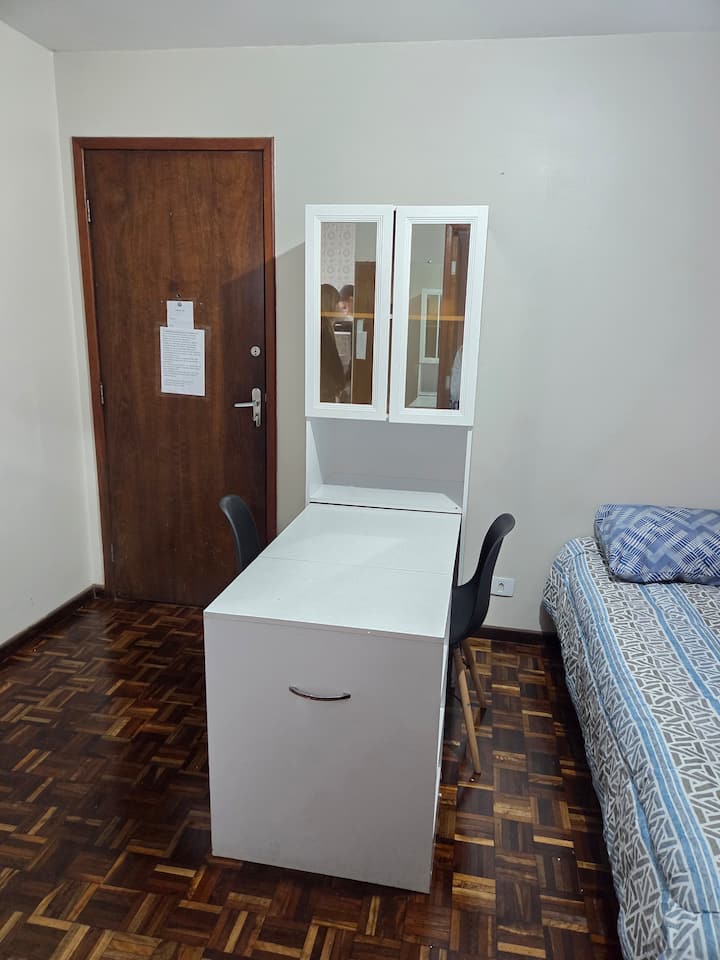 Ap 11 Super  Centrico Para Até 4 Pessoas - Curitiba