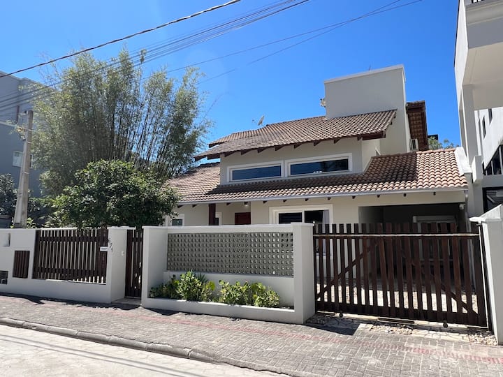 Casa Da Mata - Casa Com Piscina Em Mariscal - Bombinhas