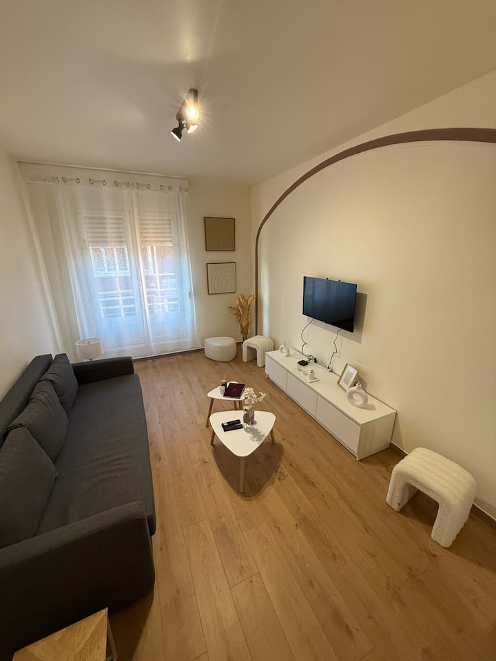 O'rev - 4 Pers - Face à La Gare De Lens - Lens, France